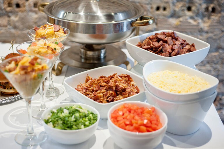 3 Delicious Late-Night Wedding Snacks | The Deco Catering